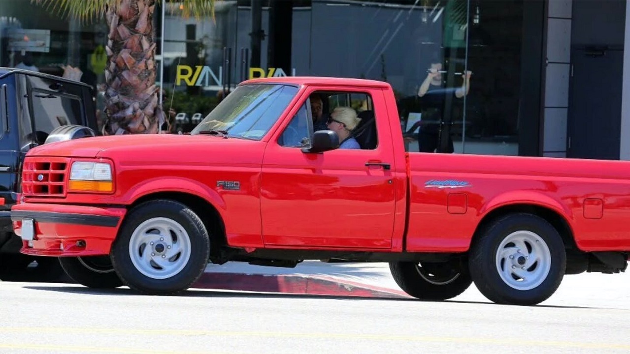 COLEÇÃO DE LADY GAGA REÚNE CLÁSSICOS E MUSCLE CARS – Garagem do Bellote