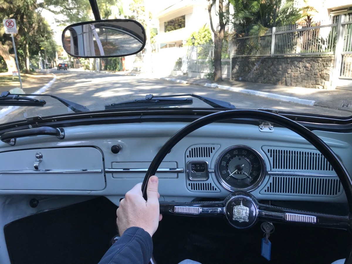 UM FUSCA COM MÃO INGLESA – Garagem do Bellote