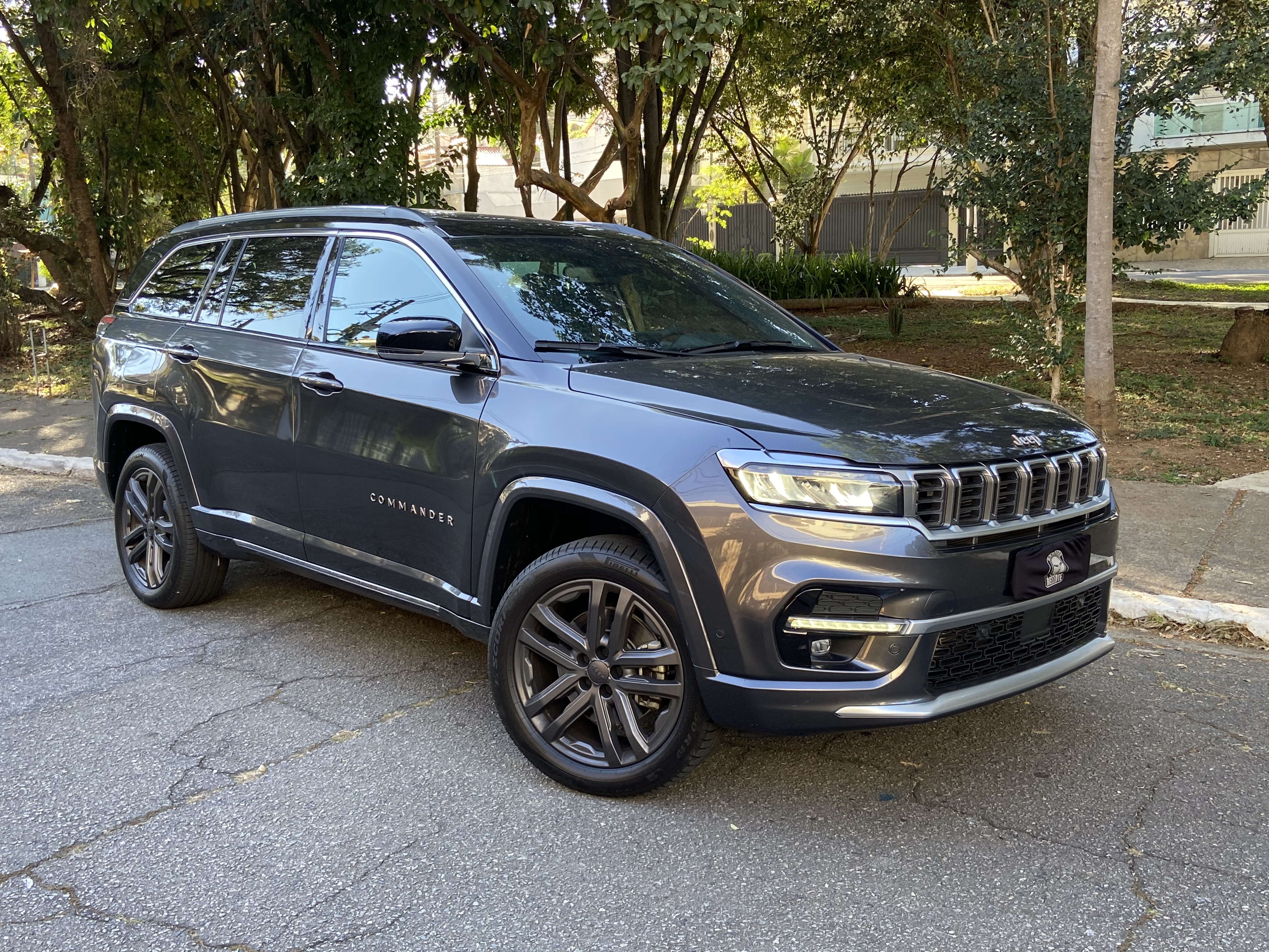 JEEP COMMANDER OVERLAND: força de sobra com 272 cv – Garagem do Bellote