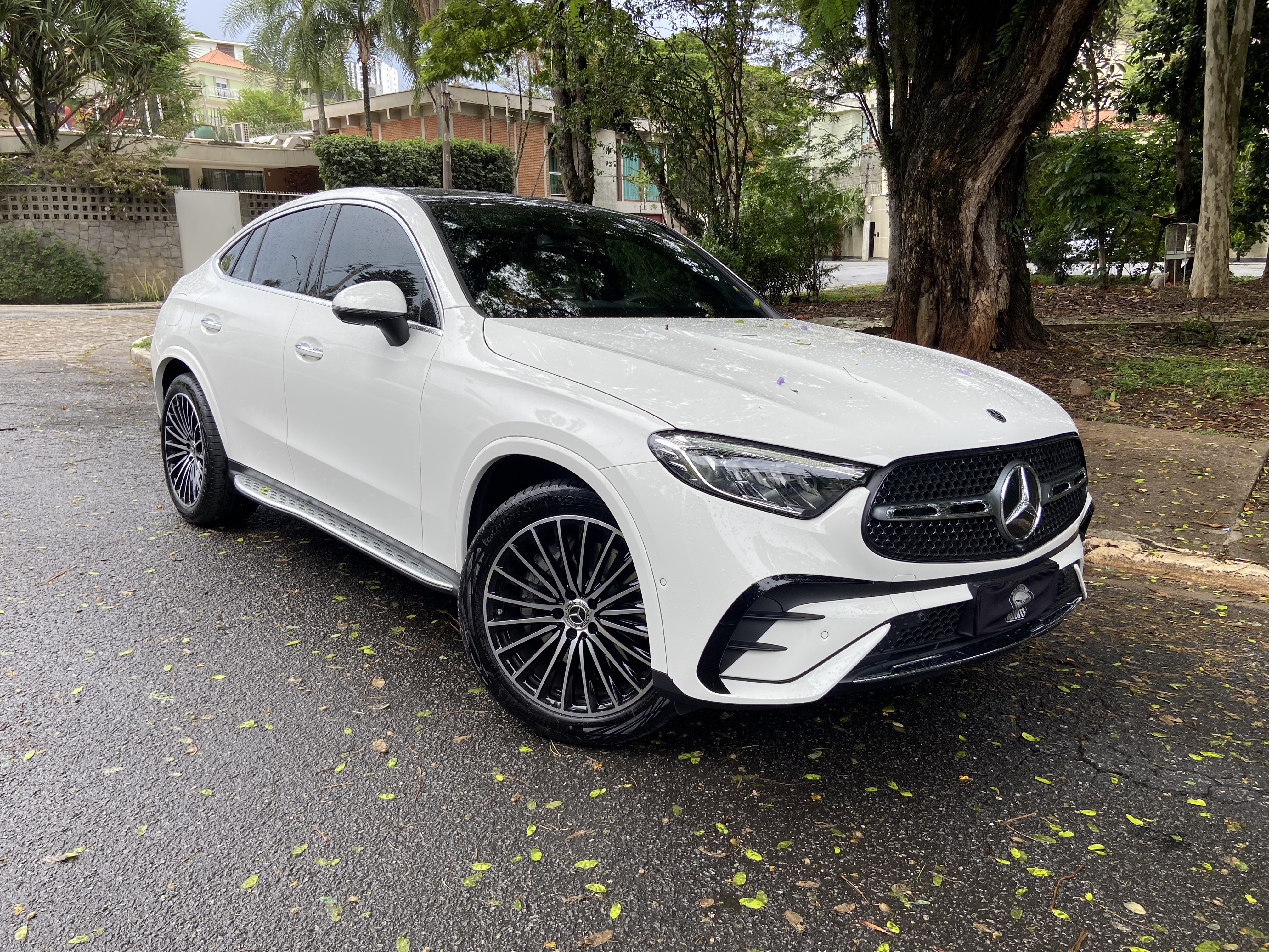 MERCEDES-BENZ GLC 300 COUPE: requinte e estilo no segmento premium ...