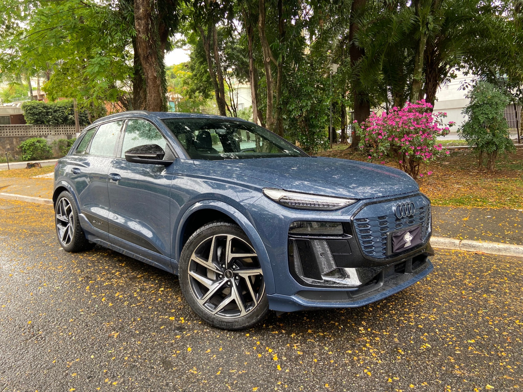 AUDI Q6 e-TRON: tecnologia elétrica e 387 cv – Garagem do Bellote