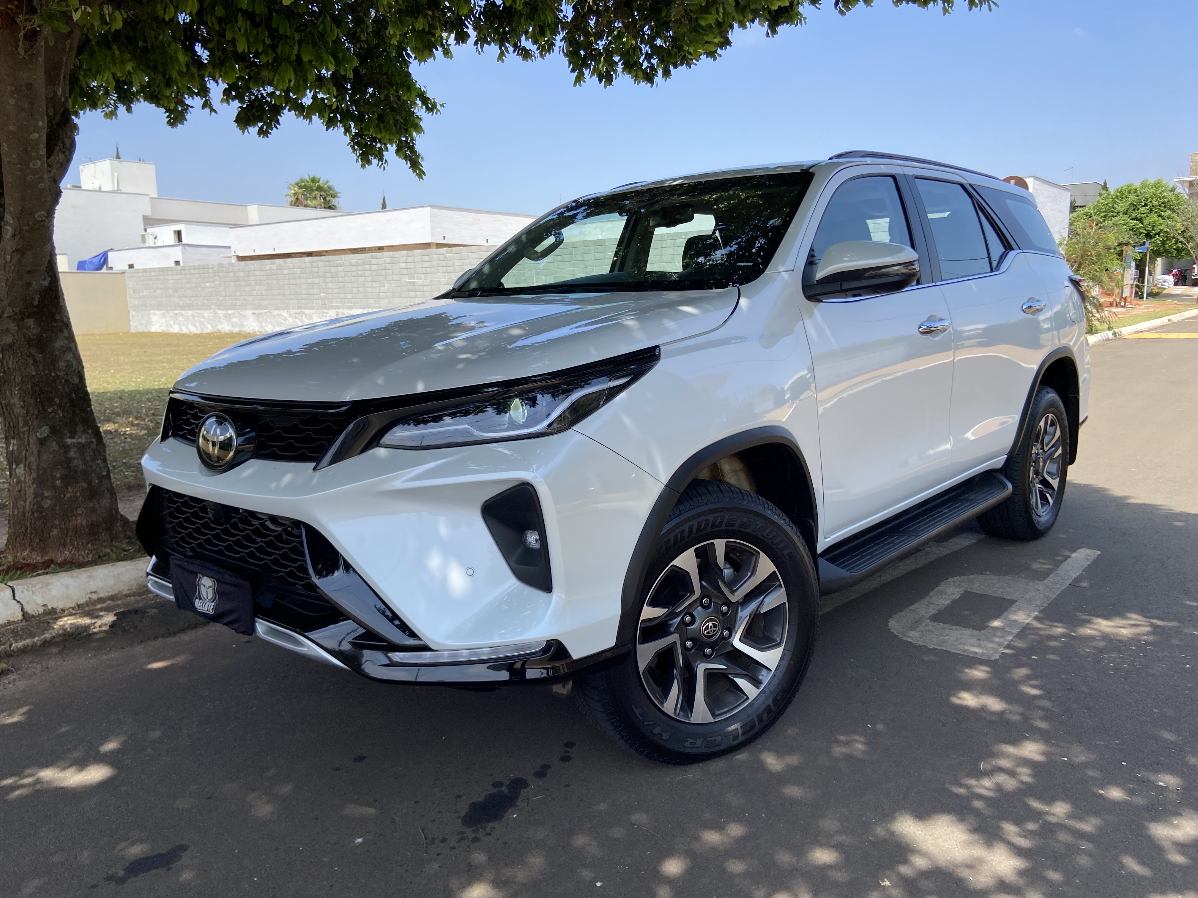 TOYOTA SW4 PLATINUM: o líder do segmento tem novos concorrentes ...